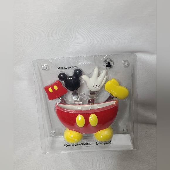 Disney | Kitchen | Disney Mickey Mouse Cheesebutter Spreader Set ...